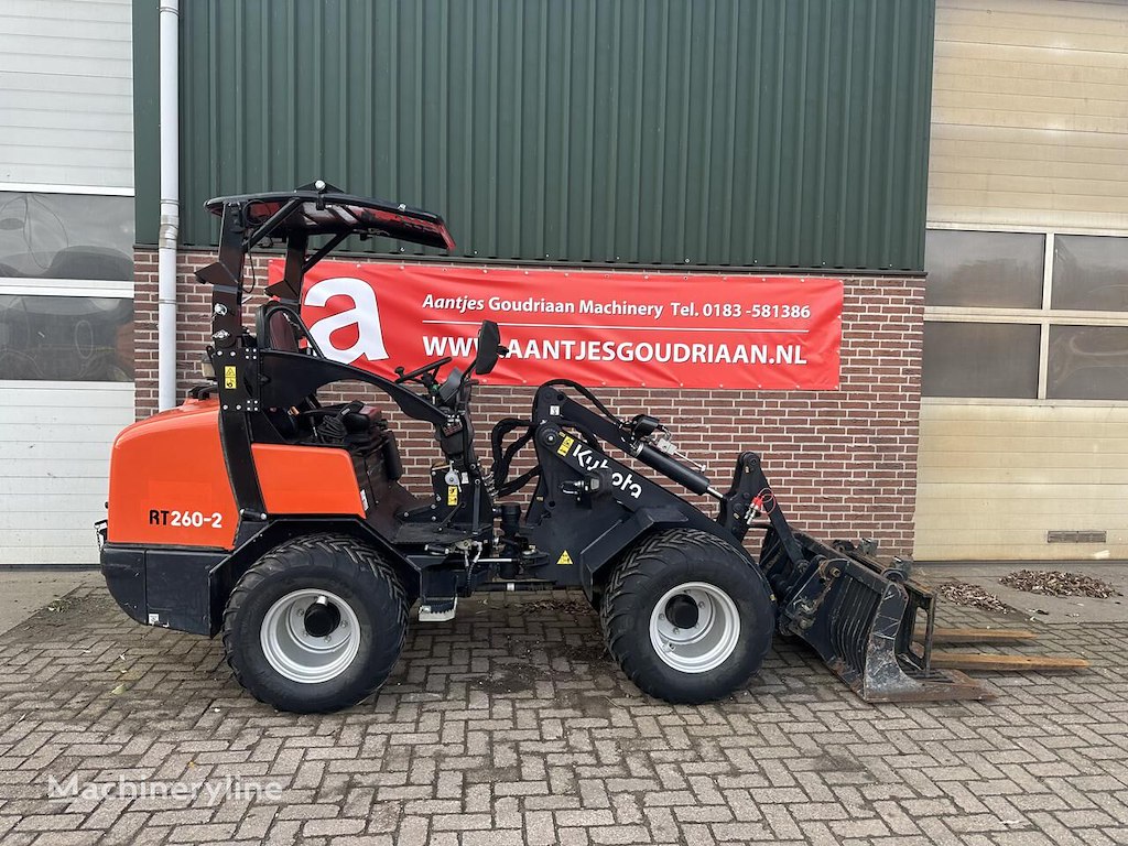 Kubota R260-2 multifunkcionalni utovarivač