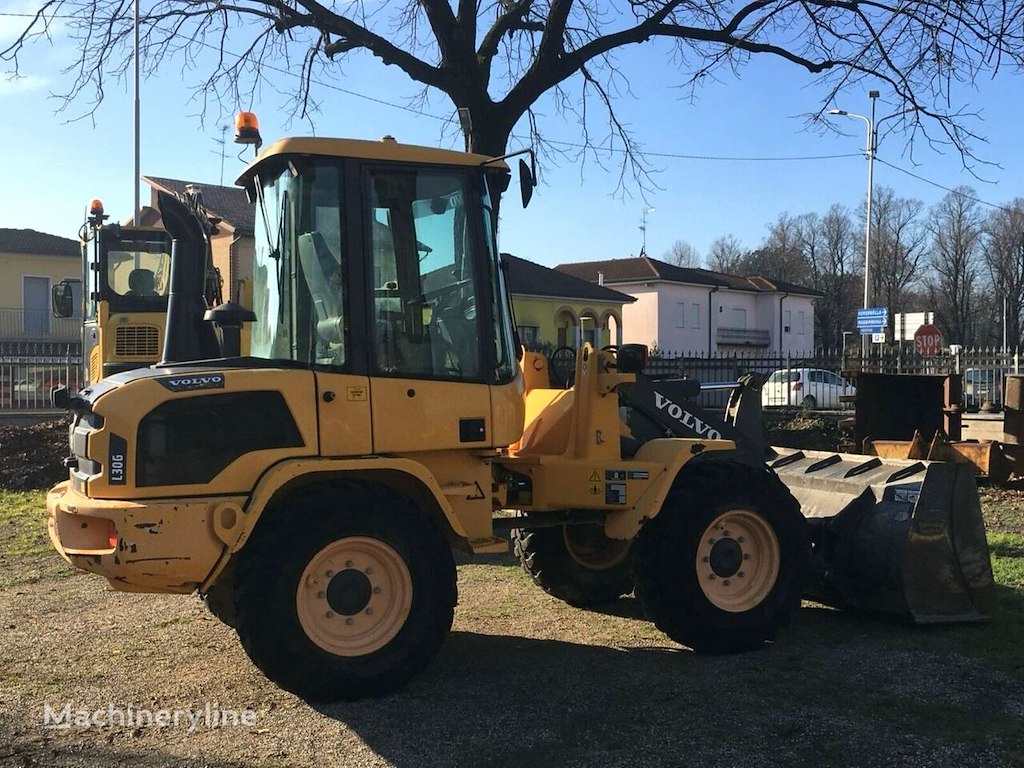 Volvo L30G prednji utovarivač