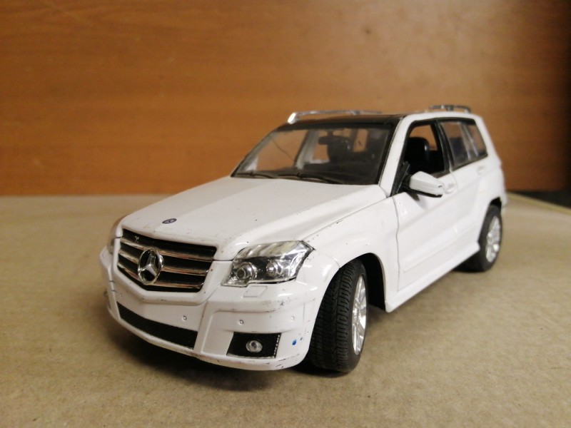 Rastar Mercedes - Benz GLK Class, 1:24