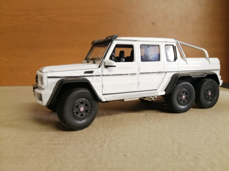 Welly Mecedes - Benz G 68 AMG 6x6 (1:24 ?)