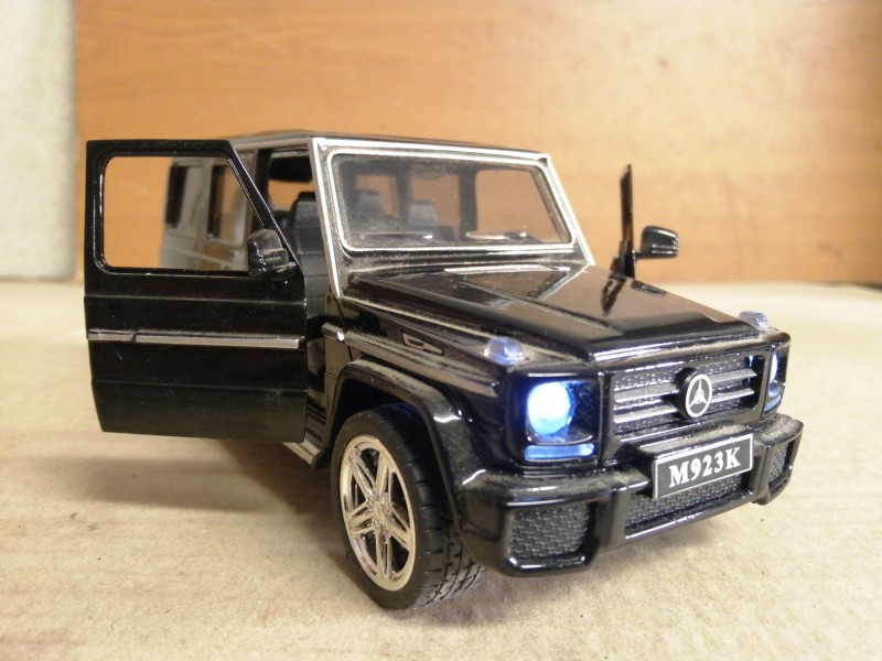 Mercedes - Benz G Class (1:24)