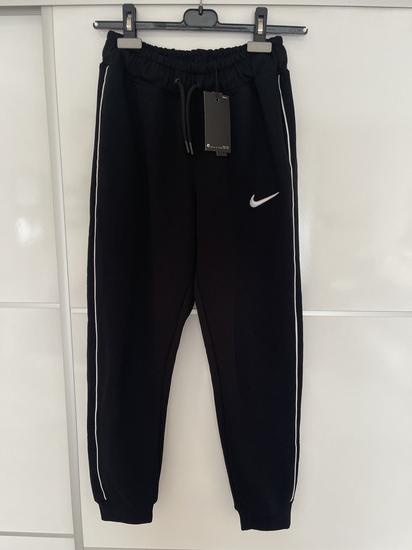 Nike trenerka M