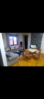 Lux, apartman 280 e mesecno