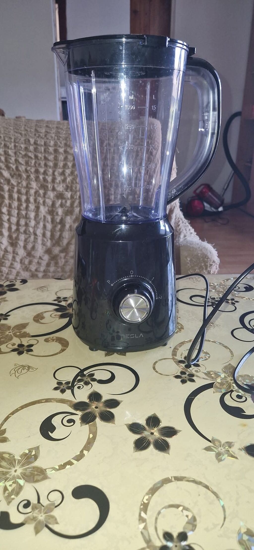 Tesla blender samo jednom koriscen. stanje top