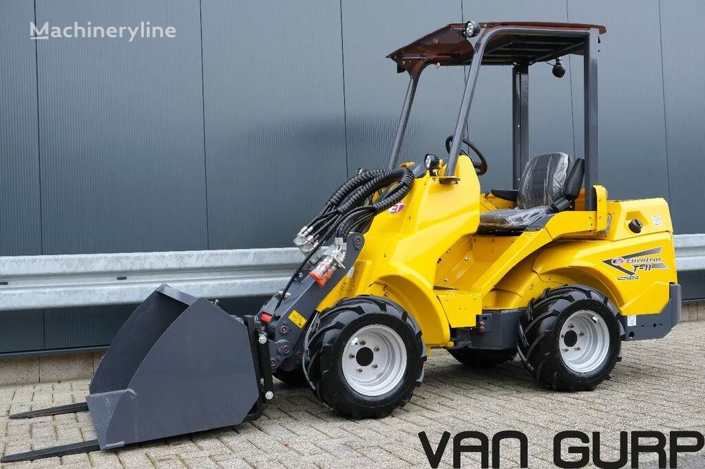 Novi Eurotrac T11 v.g.l. Avant 635 prednji utovarivač