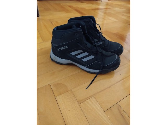 Adidas Terrex čizme