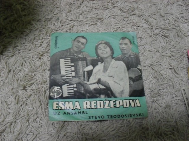 Esma Redžepova, Ansambl Stevo Teodosievski - Nino, Nino