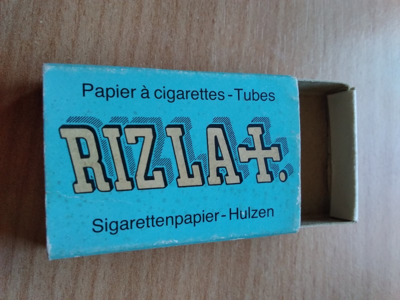 Stara kutija RIZLA