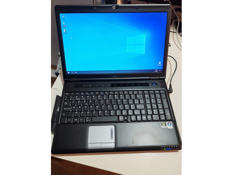 Laptop Targa - 4gb RAM, 320 hdd