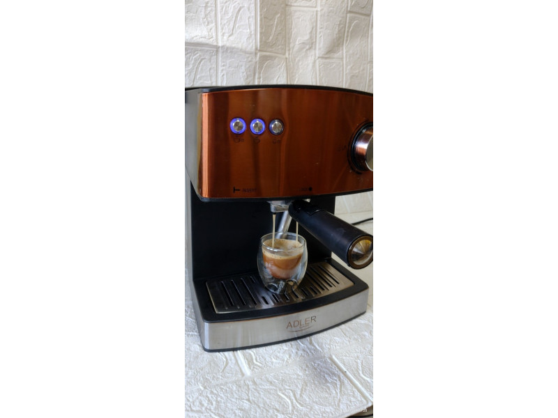 Adler AD4404CR espresso kafemat