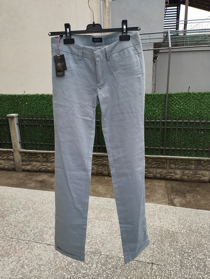 Amy Gee NOVE zenske Italy pantalone br.36