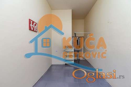 Ulični lokal, Pravni Fakultet