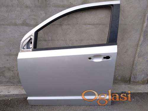 Fiat freemont prednja leva vrata