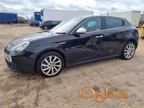 Alfa Romeo Giulietta prednje levo staklo