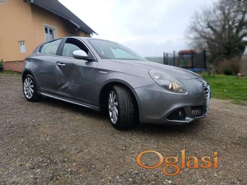 Alfa Romeo Giulietta desno krilo kod boje 618