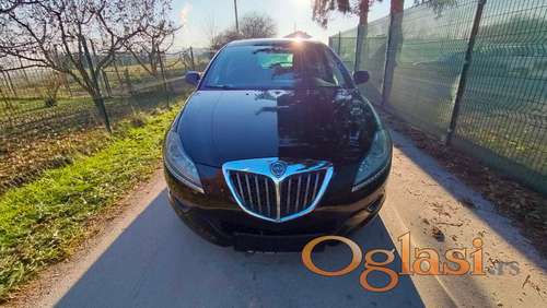 Lancia delta hauba kod boje 601/B