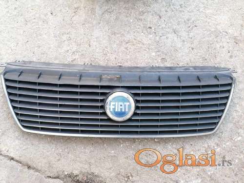 Fiat Croma maska u braniku