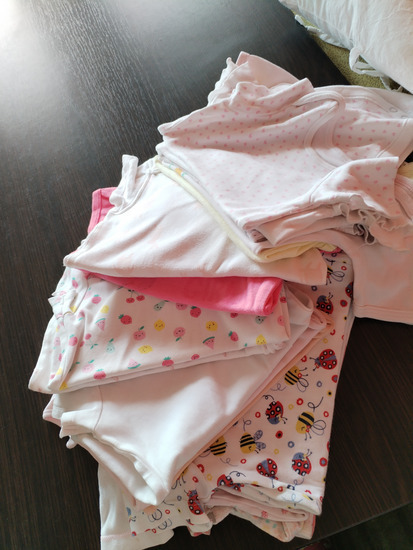 Set 19 bodica 10-18m