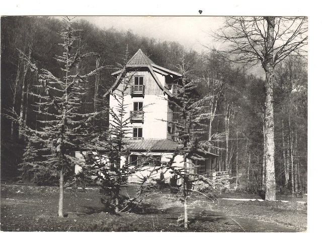 Goc,Hotel&;amp;quot;Beli izvor&;amp;quot;,cb razglednica,cista.