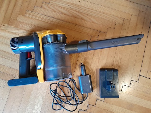 Dyson  DC30