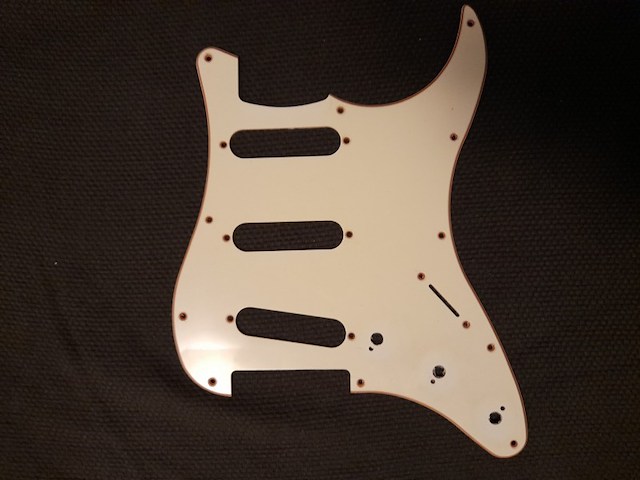 Pickguard ( zastitna ploca za magnete) model stratocast