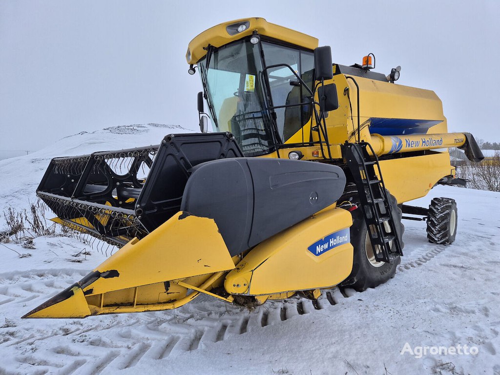 New Holland TC5050 kombajn za žito