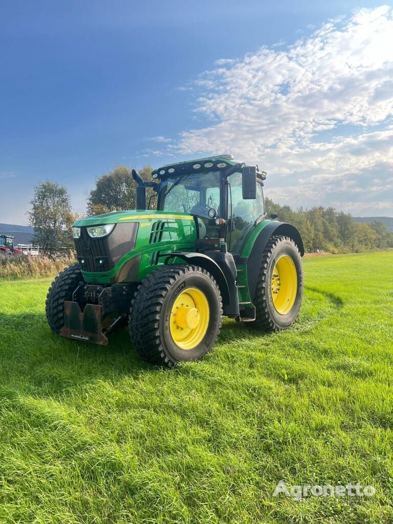 Prodaje se John Deere 6215R traktor točkaš na aukciji