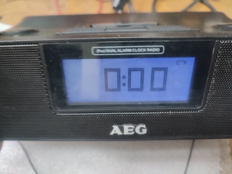 AEG iPod FM radio SRC 4321