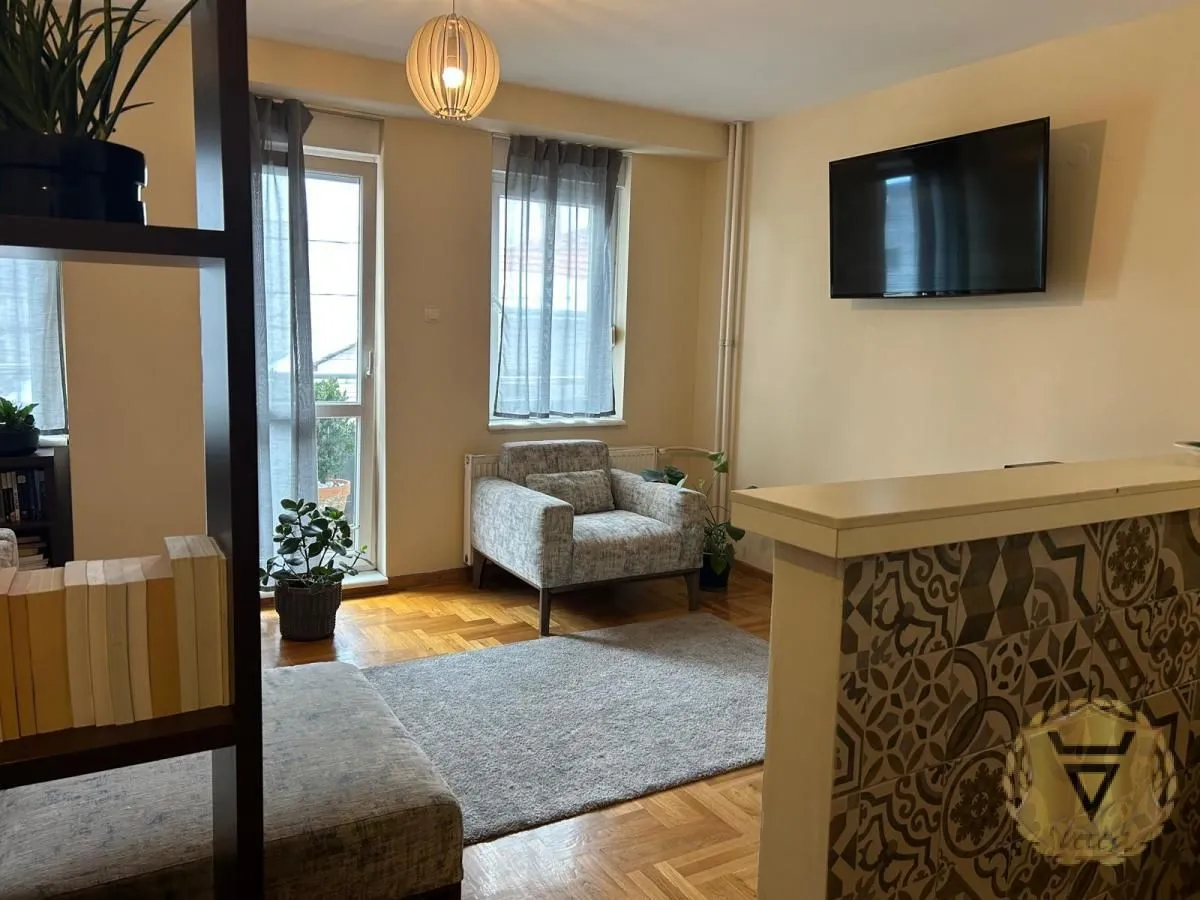 Izdavanje, dvosoban stan, 39m2, Đeram Pijaca, Beograd