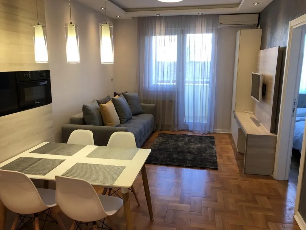 Izdavanje, dvosoban stan, 40m2, Grbavica, Novi Sad, Novi Sad