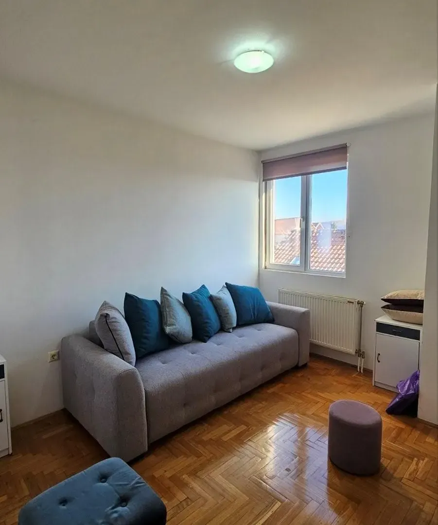 Izdavanje, jednosoban stan, 41m2, Labudovo Brdo, Beograd