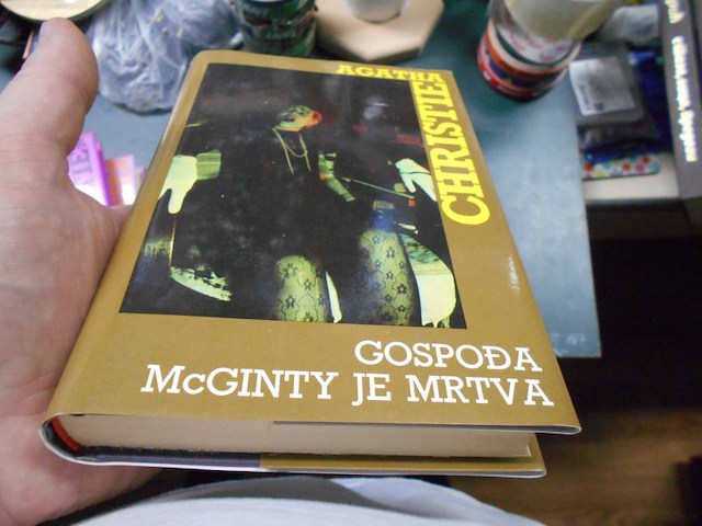 Agatha Christie - GOSPOĐA McGINTY JE MRTVA