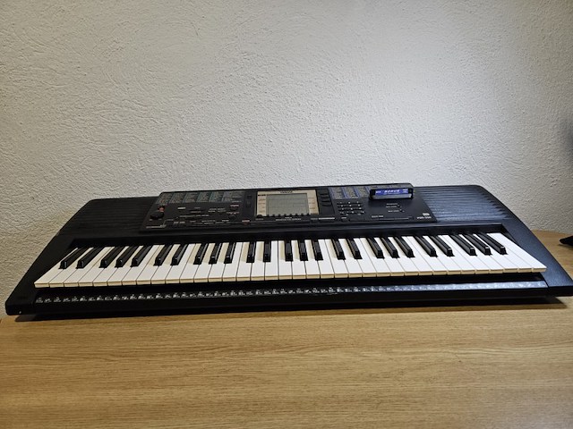 Klavijatura Yamaha PSR-330 Sintisajzer sa 61 dirkom