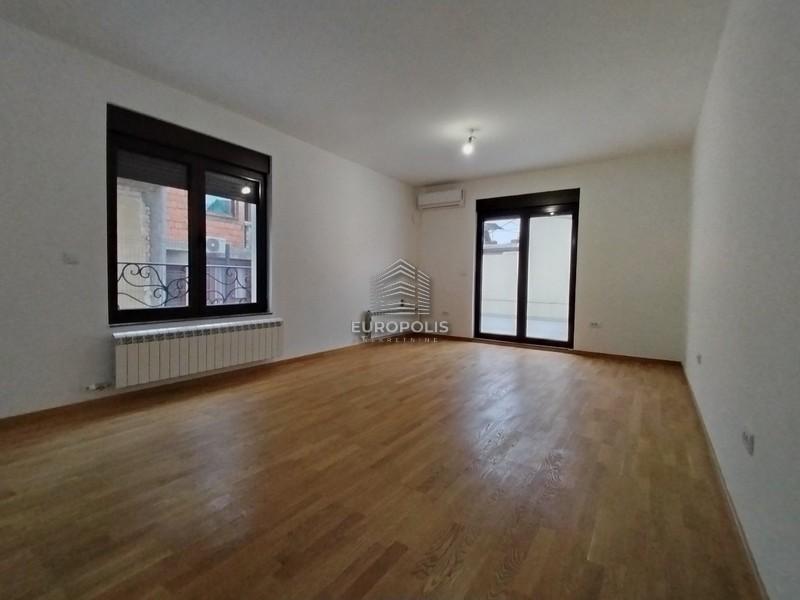 Kolašinska, Šumice, Voždovac ID#6856 235.840 €