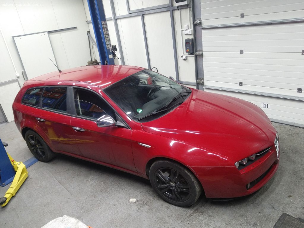 Alfa Romeo 159 desna vrata kod boje 289/a Originalni delovi