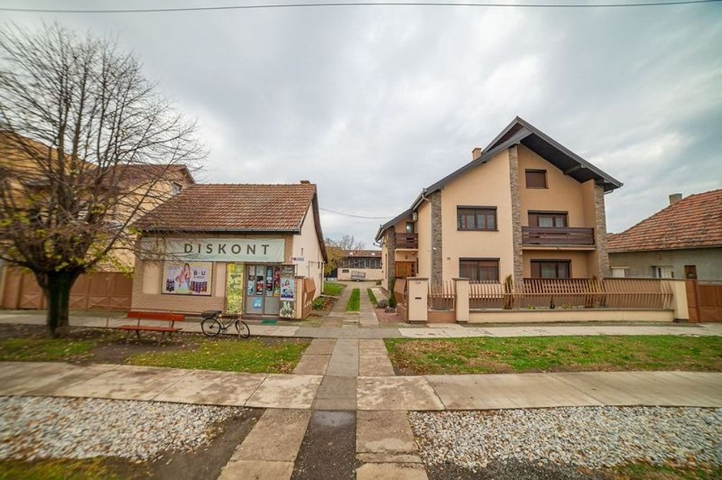 SAMO KOD NAS! Na prodaju kuća sa imanjem u Temerinu!