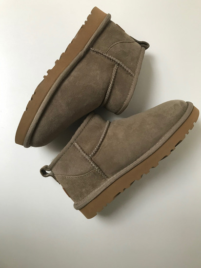 UGG cizme-NOVO! SNIZENO!