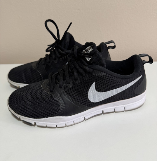 Nike Flex Essential Tr 36 ocuvane