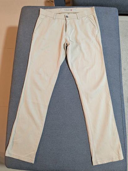 Muske pantalone 33