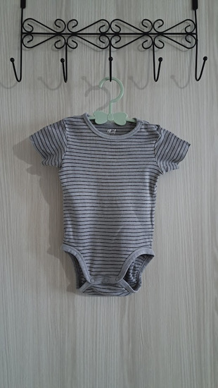 H&M bodic za bebe 68, 4-6m