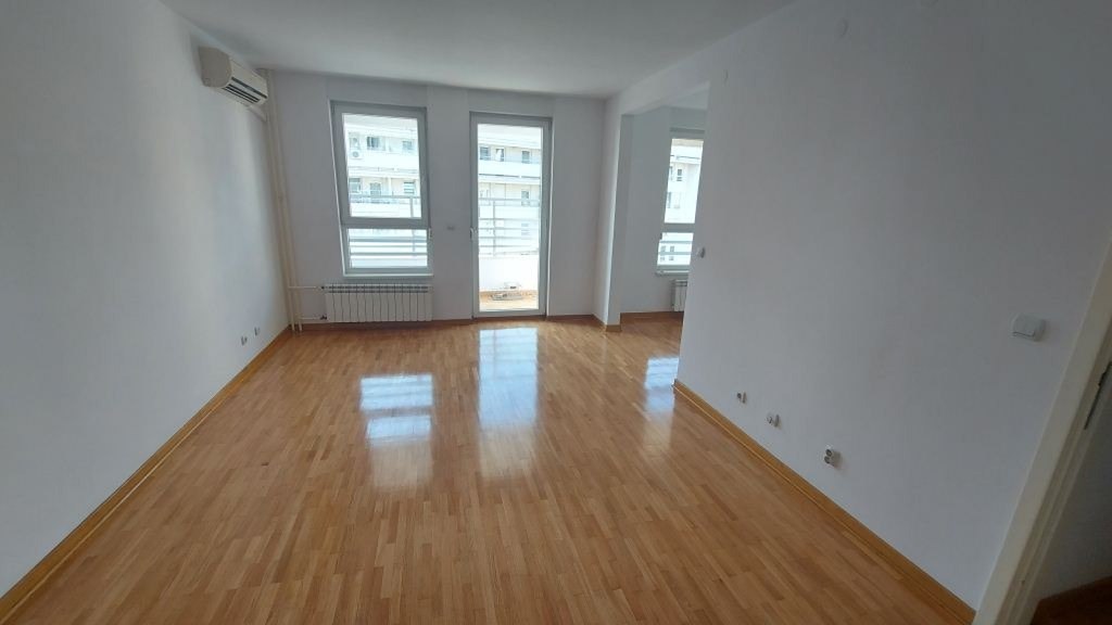 Novi Beograd - Belville - 2, 0 s, 60 m2, prazan za poslovni prostor