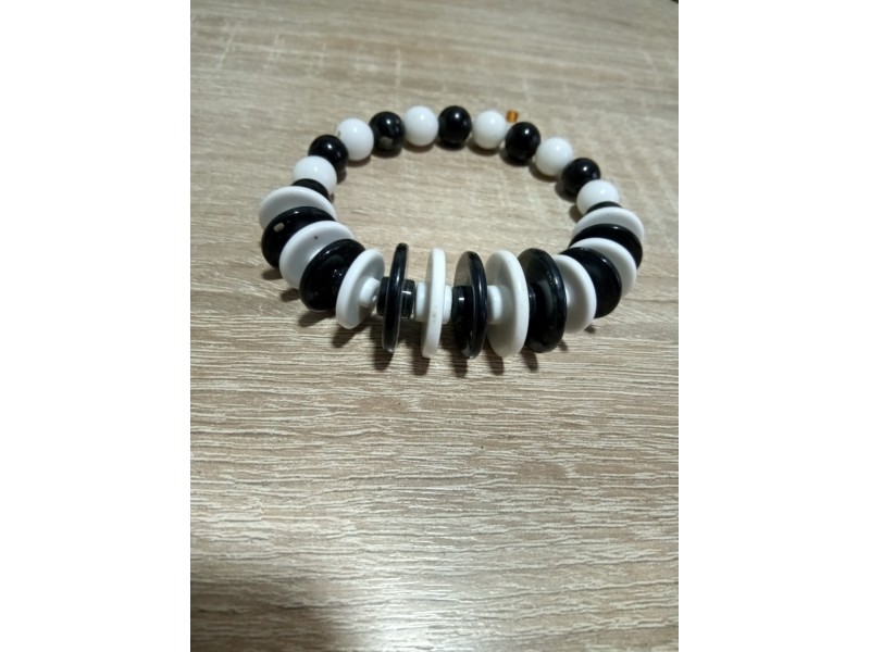 CRNOBELA kupite 5-platite 4