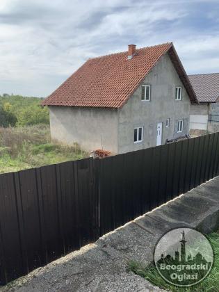 Na prodaju kuca u Sibnici 150m2