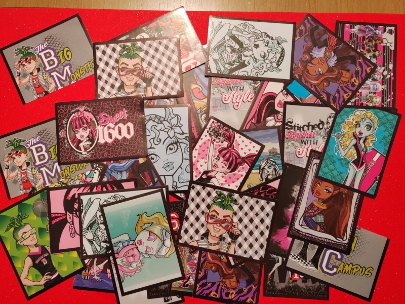 SET OD 37 SLICICA MONSTER HIGH / PANINI