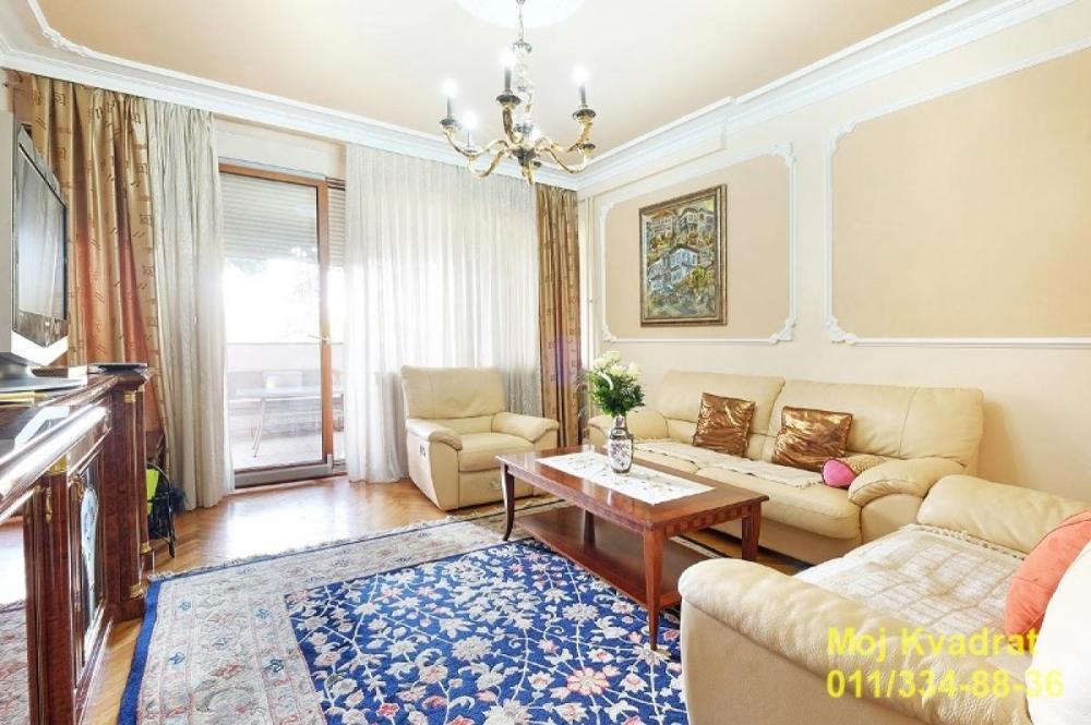 Kuća na prodaju, 250m2, 460.000€