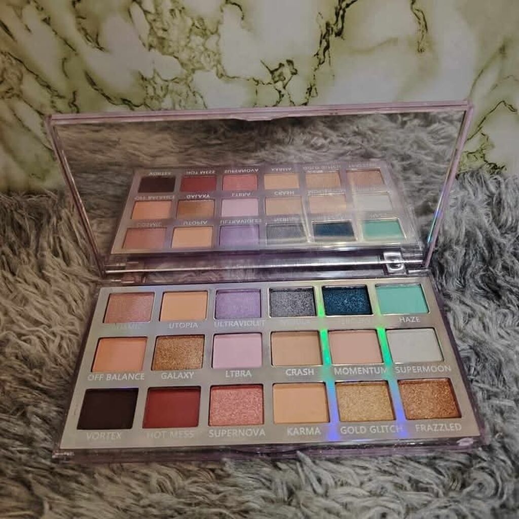   Paleta senki   Huda Beauty paleta sa 18 novih nijansi   Dugotrajna i