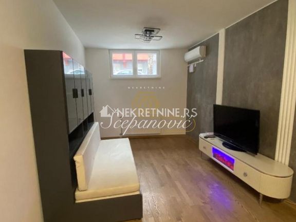 Novi Sad, Grbavica, Pos. prostor, 44m2, 88000 EUR