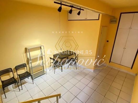 Novi Sad, Centar, Pos. prostor, 15m2, 39000 EUR