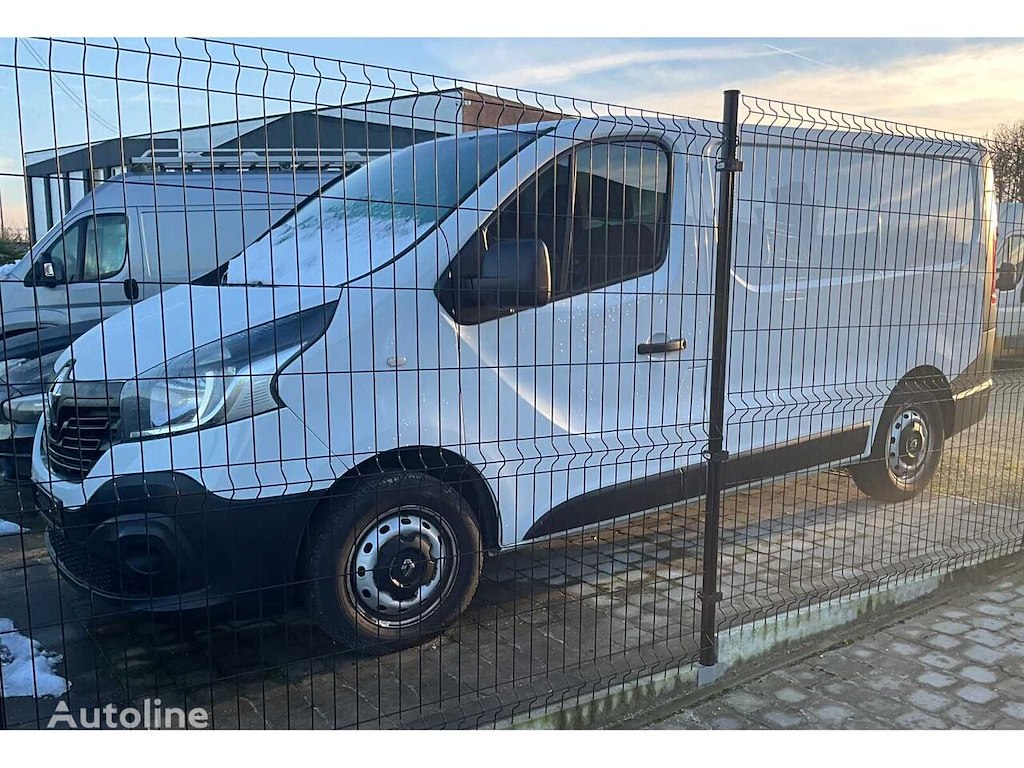 Prodaje se Renault Trafic minibus furgon na aukciji