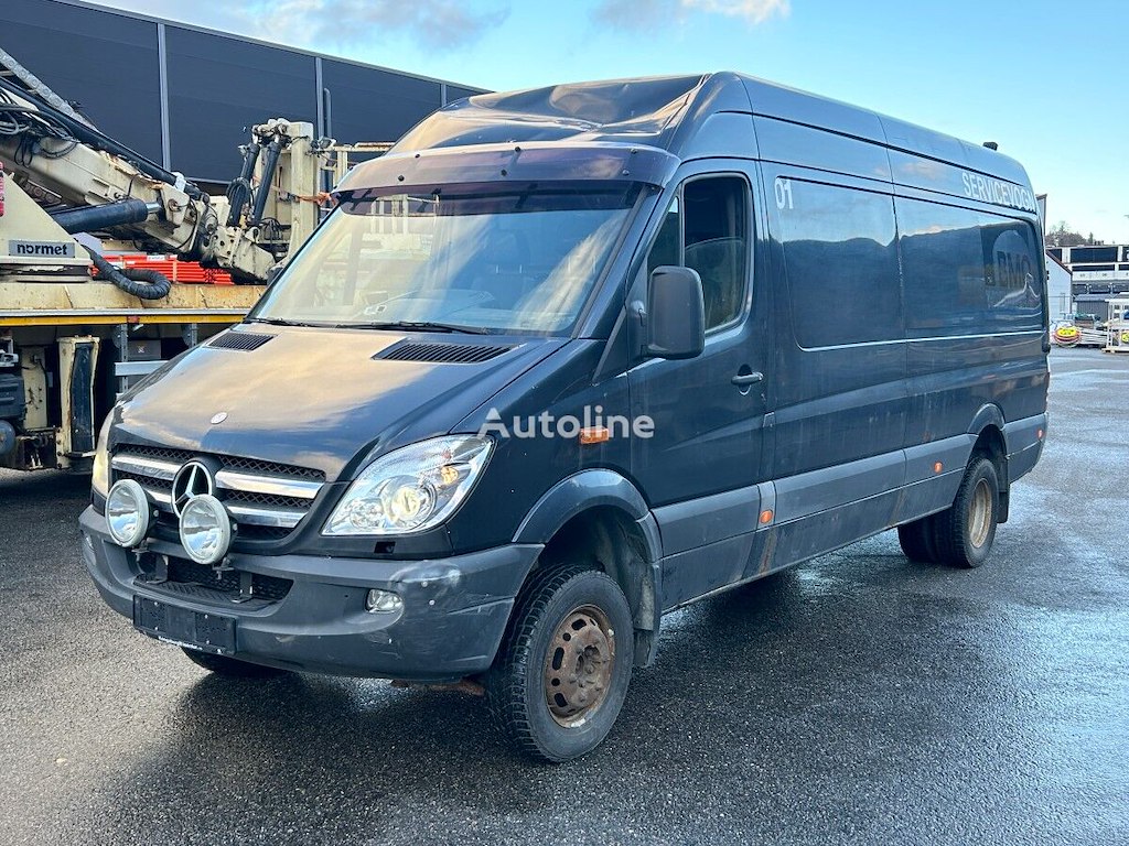 Prodaje se Mercedes-Benz Sprinter minibus furgon na aukciji